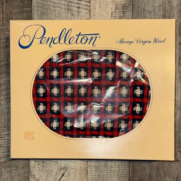 Pendleton | Bedding | New Vintagependleton Red And Black Wool Blanket ...
